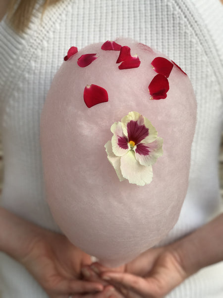 Strawberry Floss with edible Pansies and Rose Petals – Sugar Floss Sweets